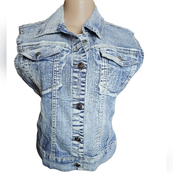 mo gui yu | Jackets & Coats | Mo Gui Yu Jeanswear Vest | Poshmark